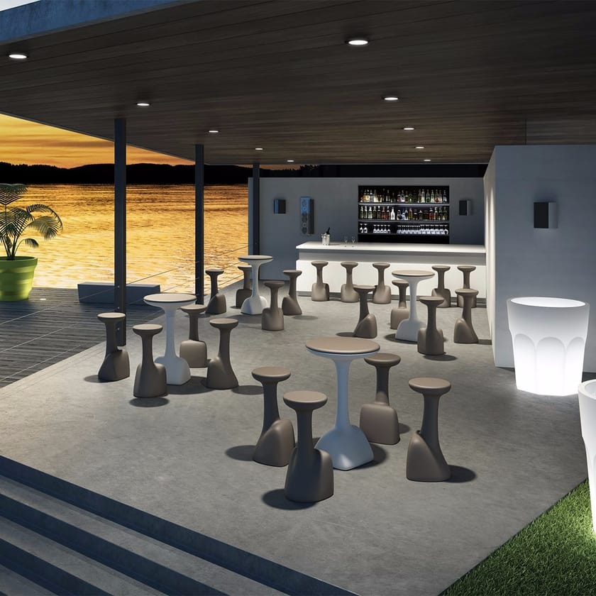 ARMILLARIA Round polyethylene high table By Plust | design Odo Fioravanti