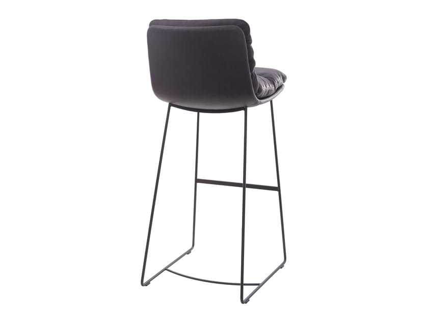 ARVA | Stool with back By KFF