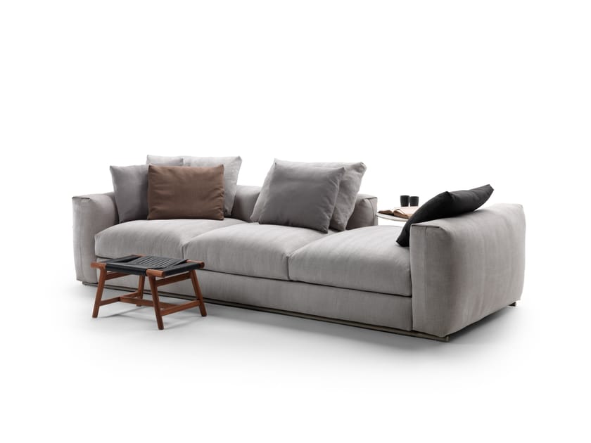 ASOLO Sofa By Flexform | design Antonio Citterio