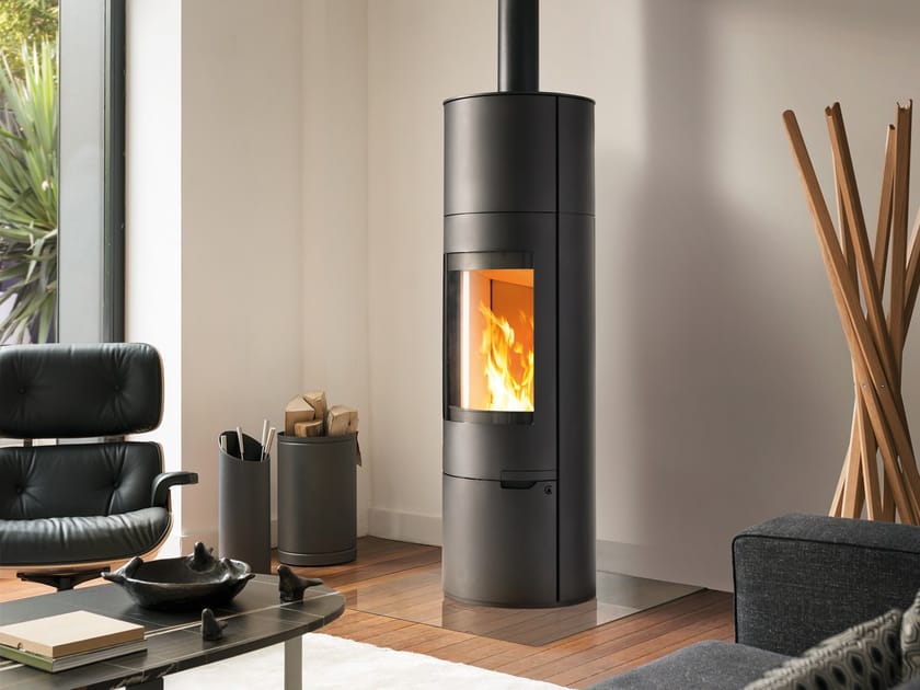 Estufa de leña central en acero ASTRELLE By CAMINETTI MONTEGRAPPA