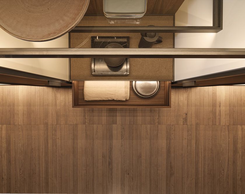 ATELIER COLUMN Wardrobe By Molteni & C. | design Vincent Van Duysen