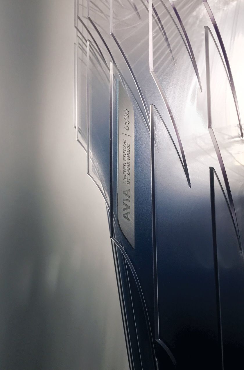 AVIA EDITION подвесной светильник By Slamp дизайн Zaha Hadid Design