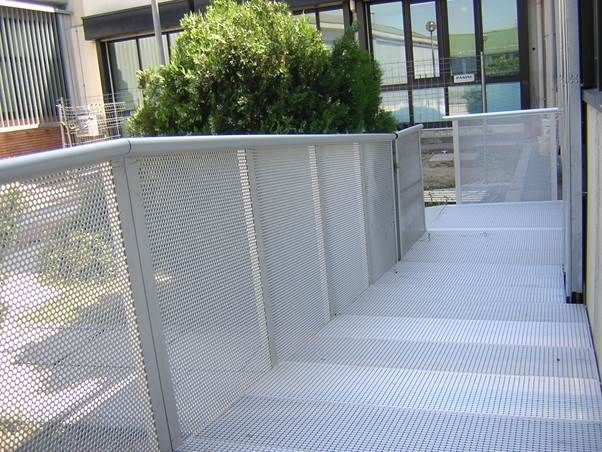 Aluminium Entrance ramp By ALUSCALAE design Aluscalae