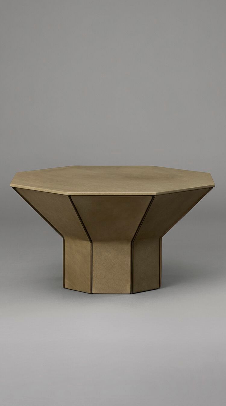 FLARE SHORT Coffee table By Articolo Studios