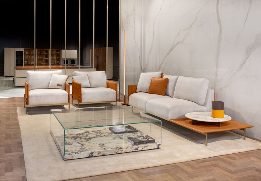 V227 Low square glass coffee table By Aston Martin