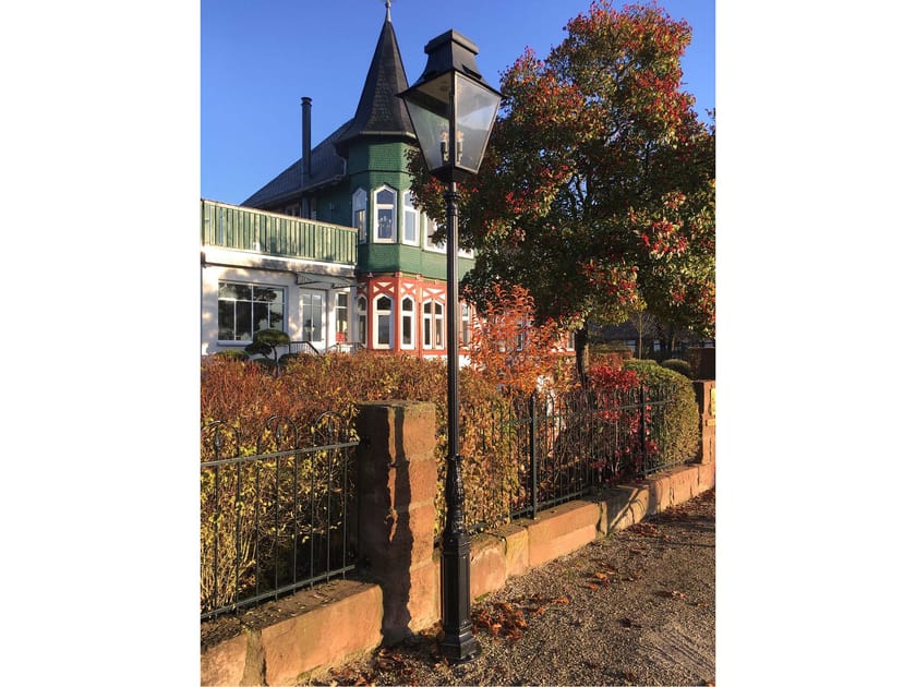 GRACIEUZE POLE GRAND Street lamp By Authentage Lighting