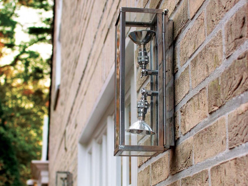 VITRINE UP & DOWN Outdoor wall lamp By Authentage Lighting