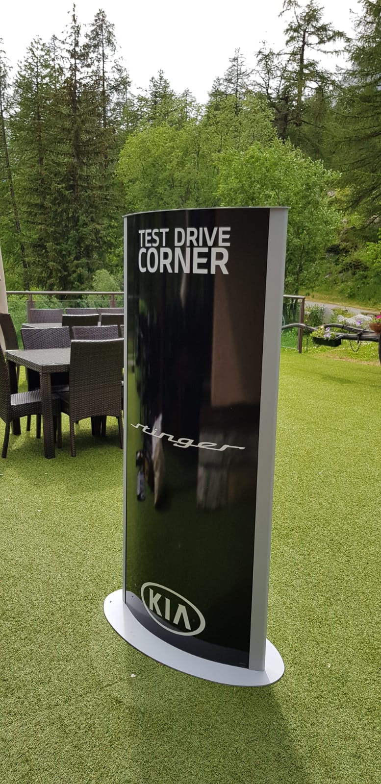 Espositore bifacciale B-TOTEM By GEPROM design