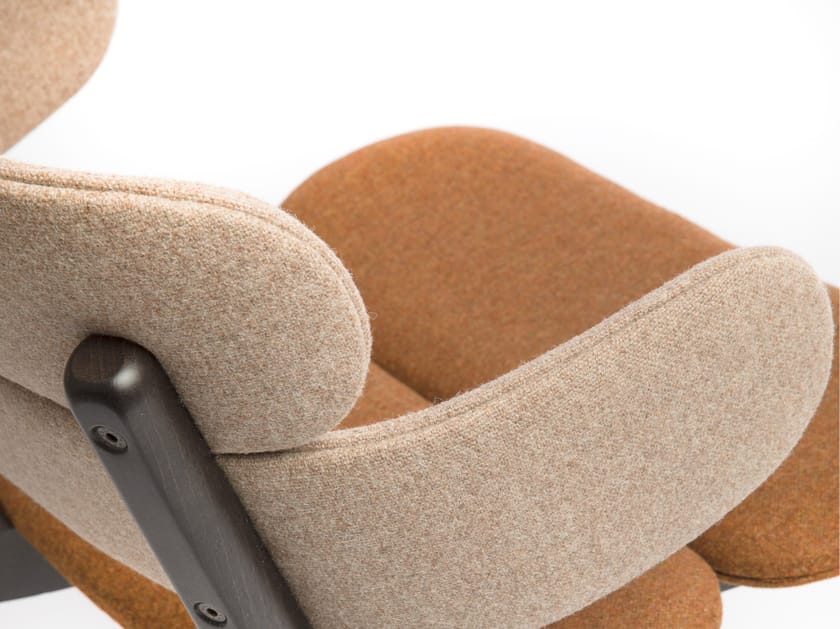 BANDS | Chair with armrests By INNOVA Imbottiti design Monica Graffeo