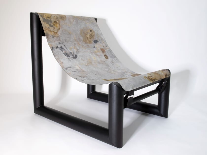 BAU ROUGE Easy chair By MOVIMENTO