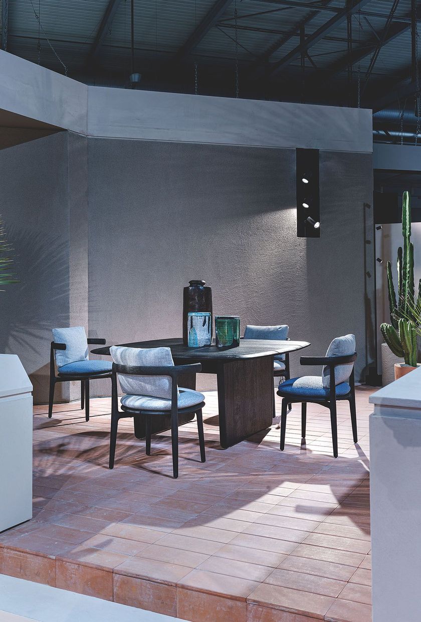 NAIROBI OUTDOOR Square table By BAXTER | design Roberto Lazzeroni