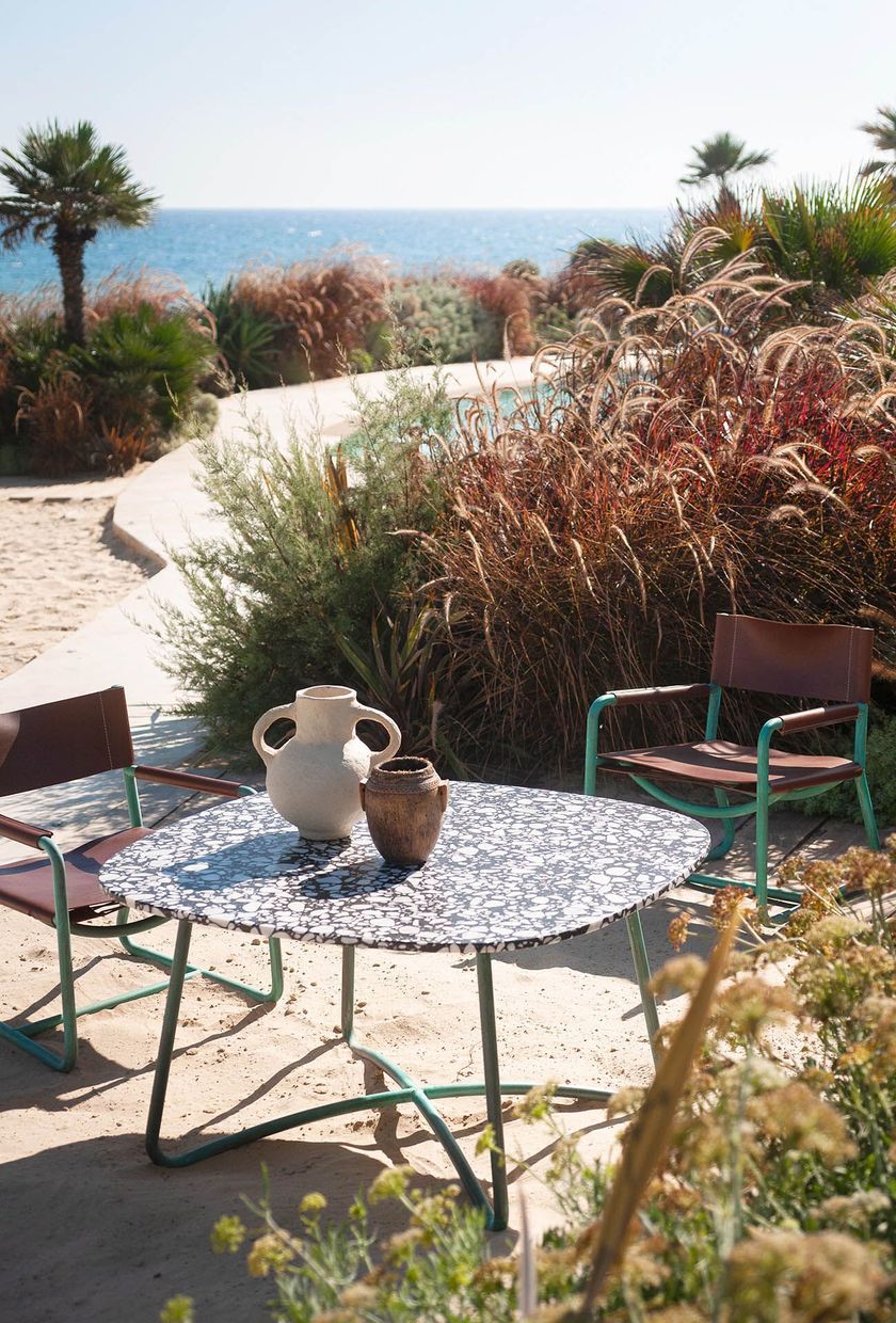 RIMINI Table By BAXTER | design Paola Navone