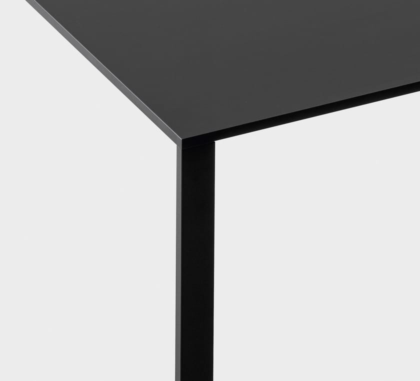 BE-EASY | Table By Kristalia