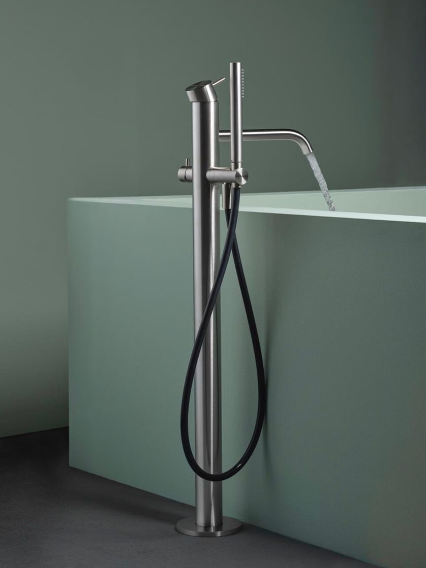 LEVEL LVL10 Miscelatore per vasca da terra in acciaio inox con doccetta By BEAMTECH