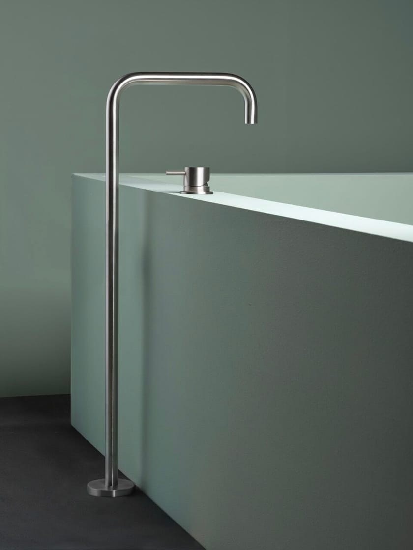 LEVEL LVL34 Bocca di erogazione da terra in acciaio inox per vasca By BEAMTECH