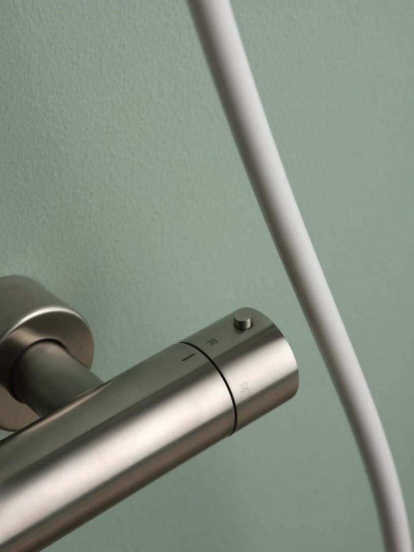 LEVEL LVL40 Shower panel By BEAMTECH