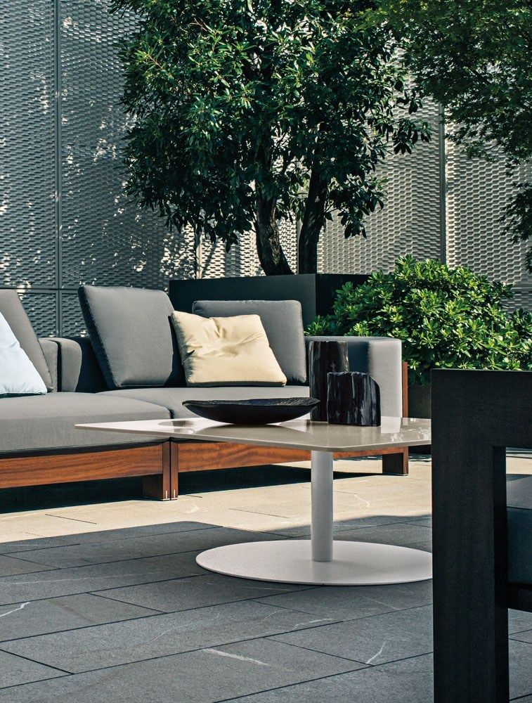 BELLAGIO OUTDOOR Outdoor side table By Minotti | design Gordon Guillaumier