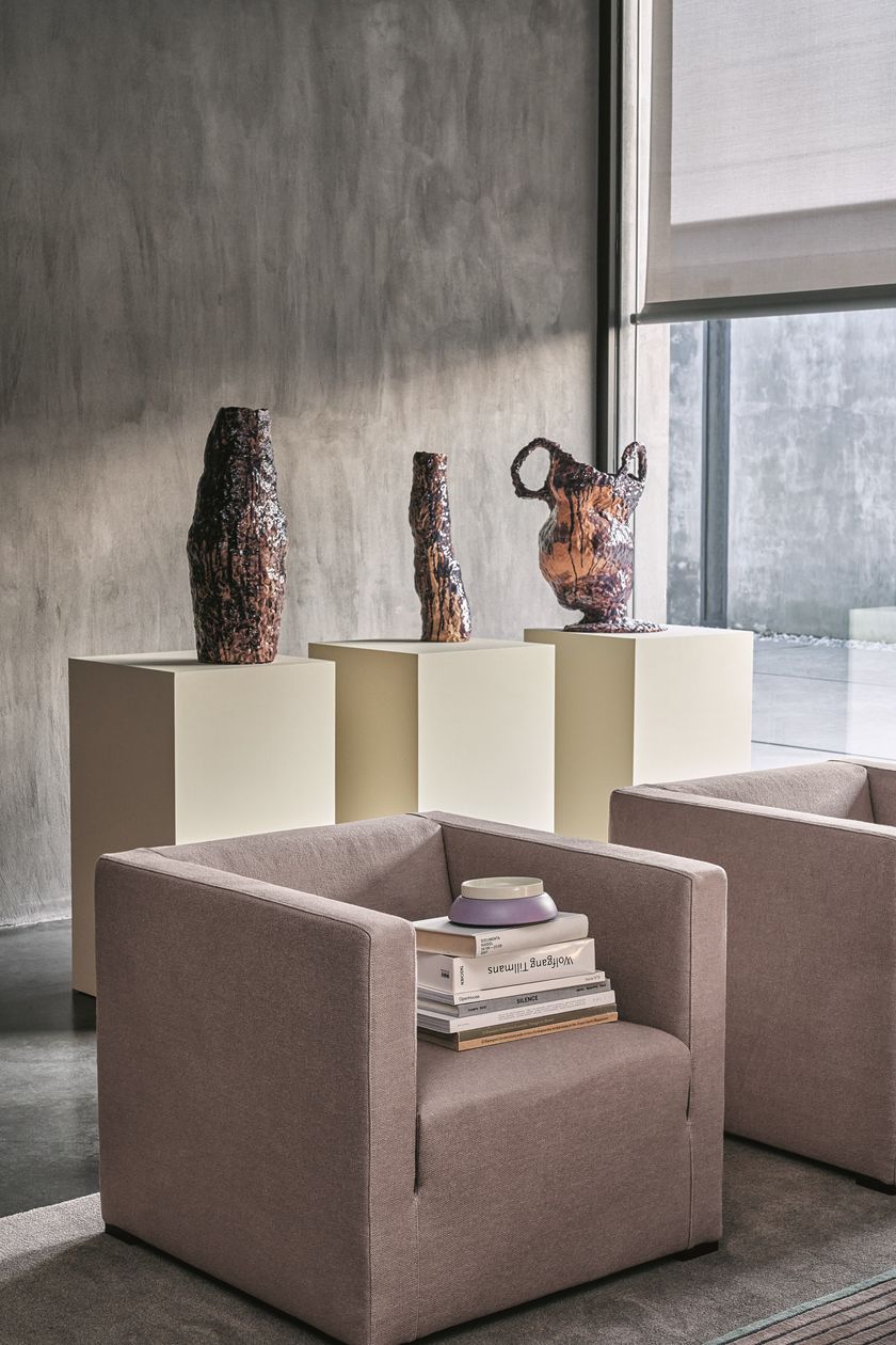 BELMON | Poltrona in tessuto By Meridiani