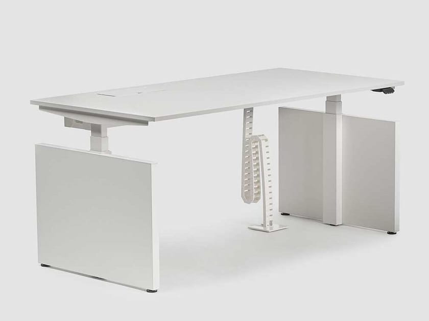 CLASSIC PURE LIFT Scrivania rettangolare ad altezza regolabile in ...