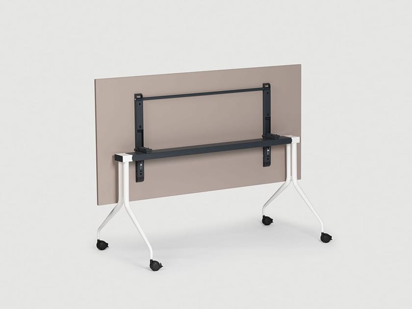 FLEX swivel table slim Mesa de reunión By BENE