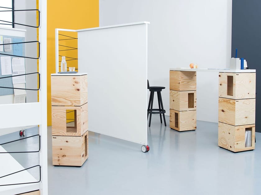 FRAME_S Painel divisor autoportante com rodízios By BENE