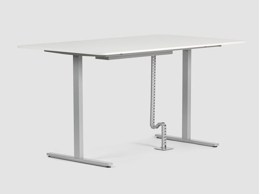 LEVEL PURE MEETING HIGH Tavolo da riunione alto con presa elettrica con ...