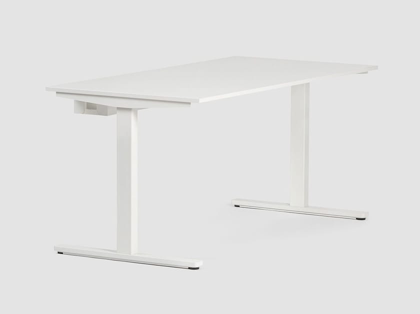 LEVEL PURE Scrivania ad altezza regolabile By BENE | design Christian ...