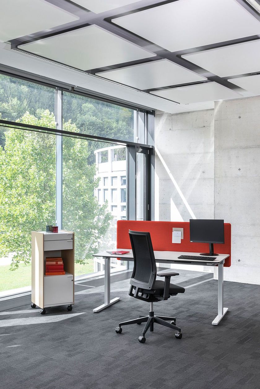 LEVEL Scrivania ad altezza regolabile By BENE | design Christian Horner