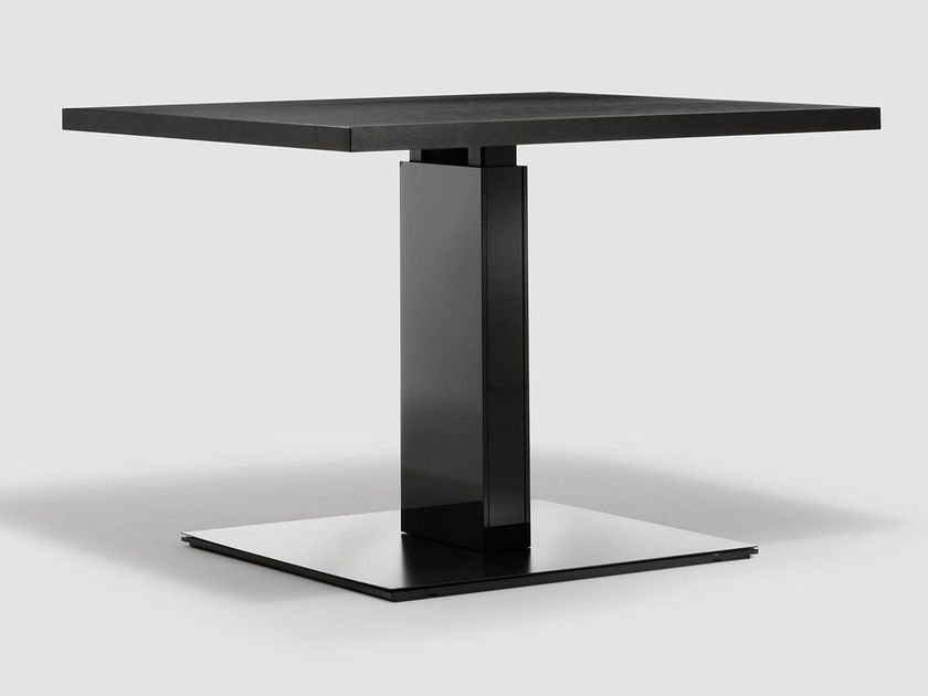 P2 Conference Table de réunion avec passe-câbles By BENE