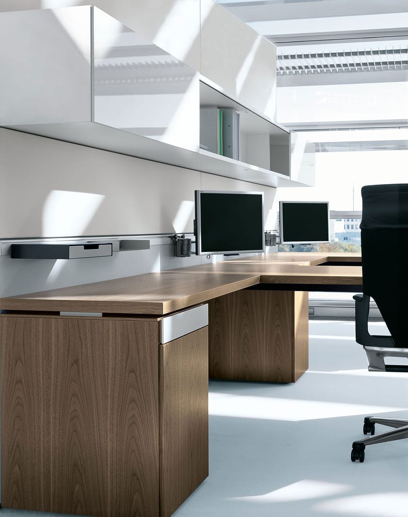 P2 Storage Armário de escritório de folheado de madeira By BENE ...