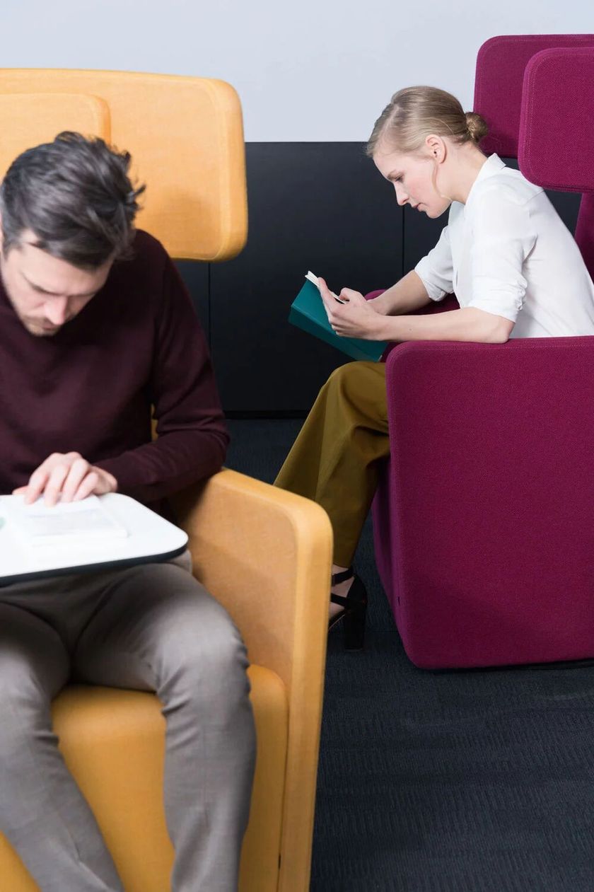 PARCS Wing Chair Fauteuil à oreilles By BENE | design Pearson Lloyd