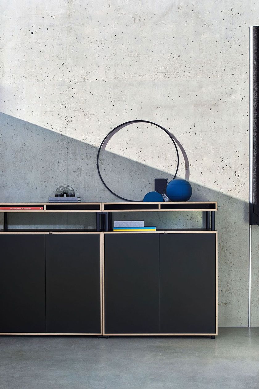 STUDIO SHELVING SYSTEM 书柜和置物架 By BENE