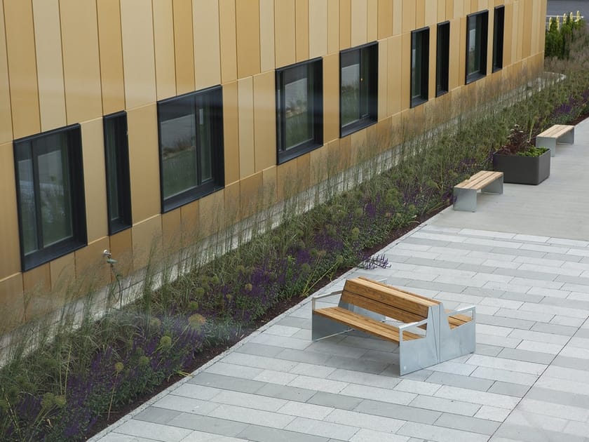BLOC SEAT WITH ARMREST | Bench with armrests By VESTRE