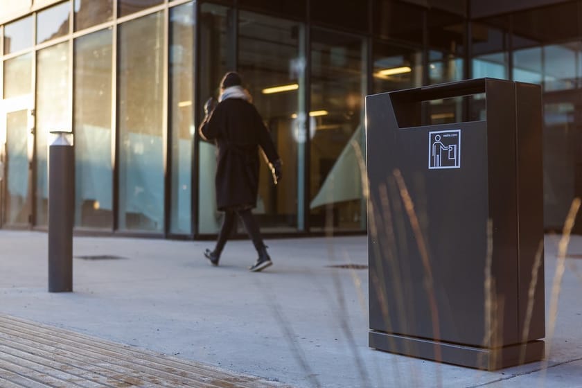 BLOC LITTER BIN | Litter bin Outdoor litter bin with ashtray By VESTRE