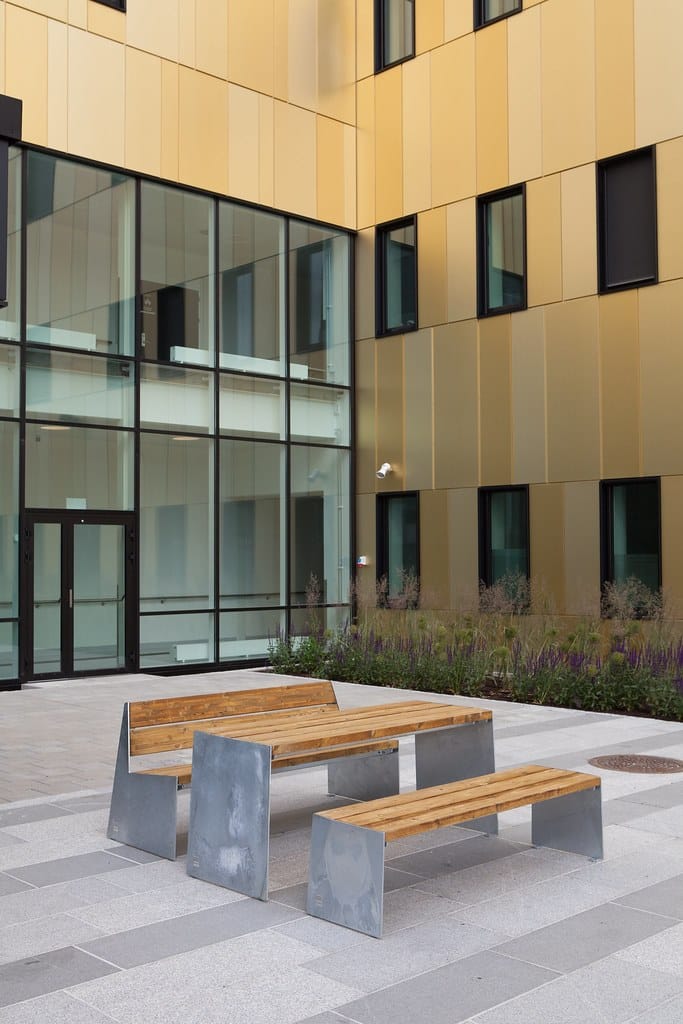 BLOC TABLE | Steel and wood table for public areas By VESTRE