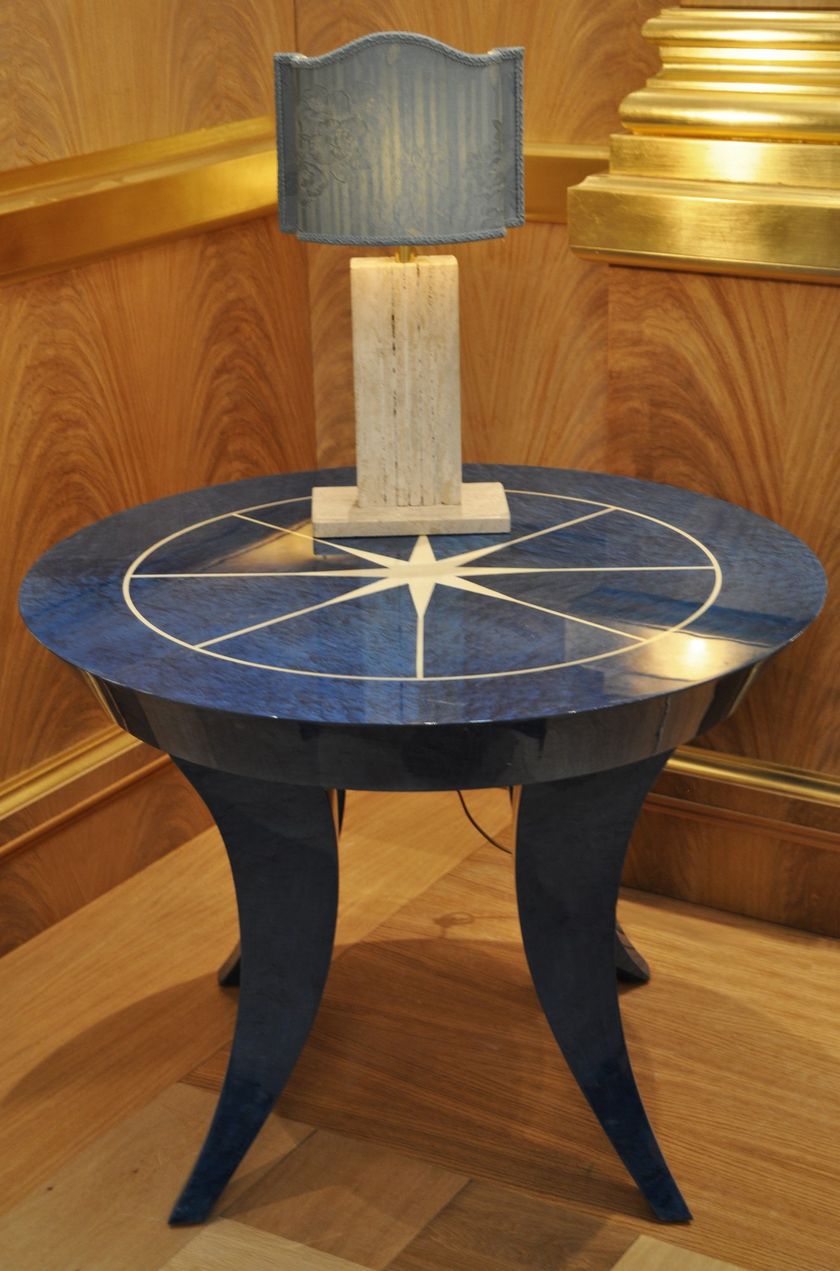 Low round wooden coffee table BLUE By Arnaboldi Interiors