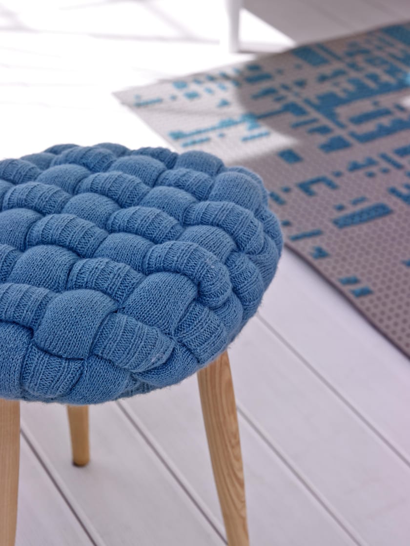 Upholstered wool stool BLUE KNITTED STOOL By GAN design Claire-Anne O'Brien