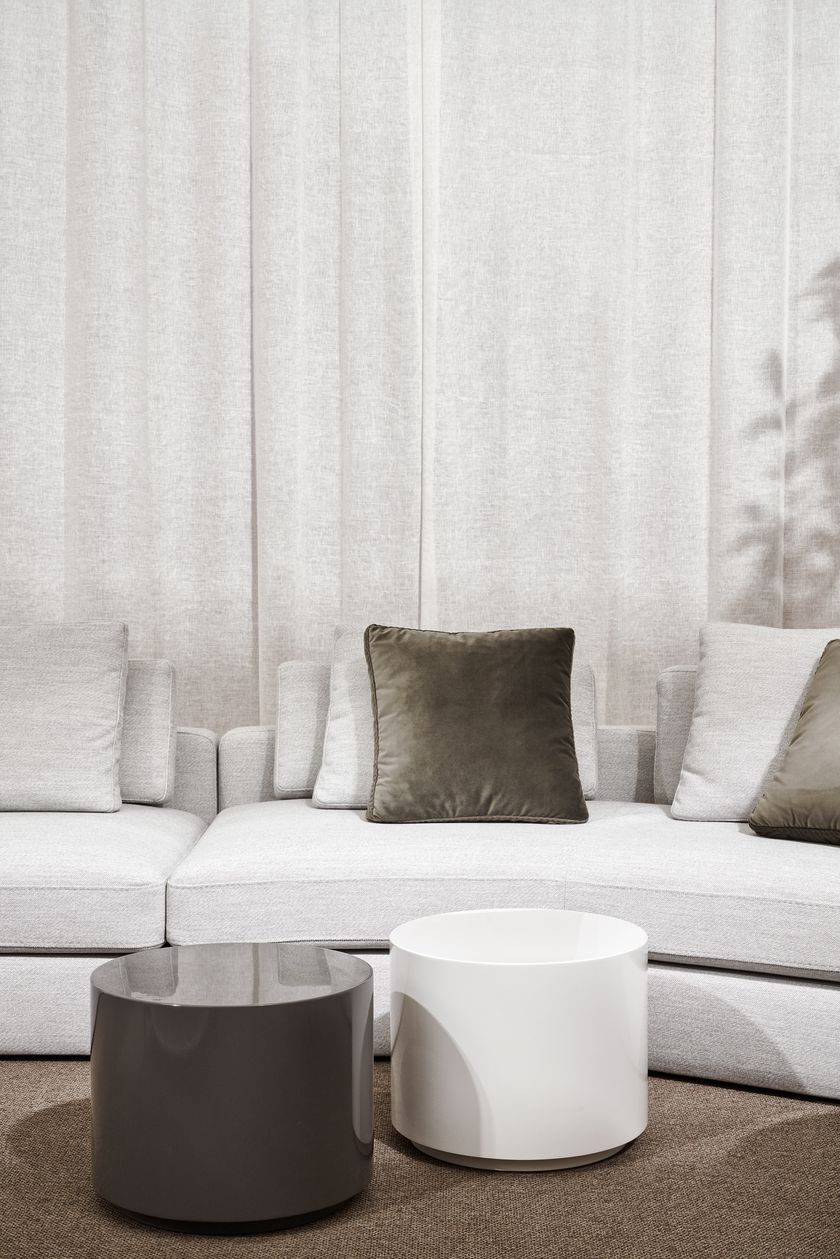 BOBO Low round Polimex® coffee table By Meridiani | design Andrea Parisio