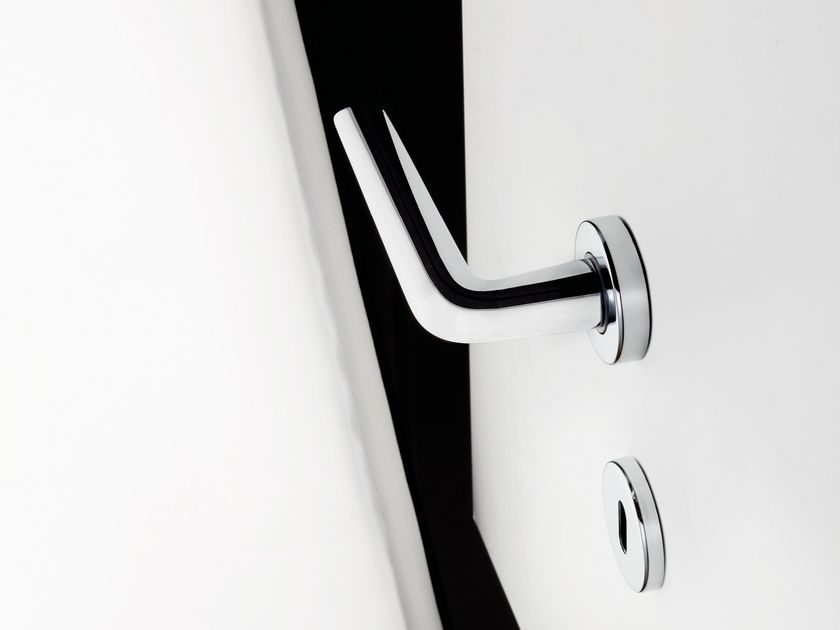 BRIXIA ZINCRAL Classic style metal door handle on back plate By LINEA CALI'