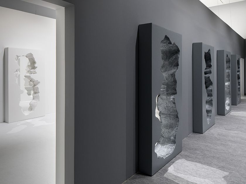 Framed mirror BROKEN MIRROR By Gufram design Snarkitecture
