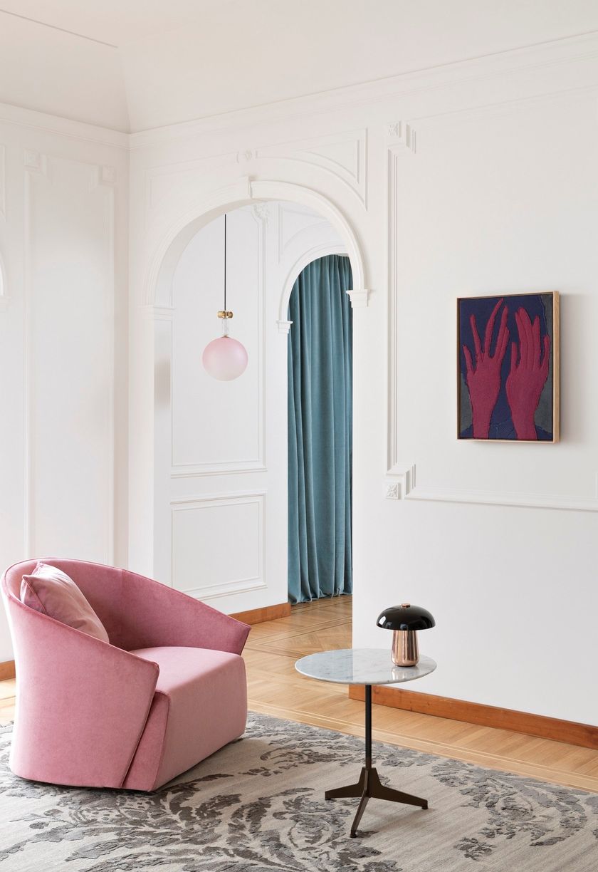 BUSTIER Armchair By Saba Italia | design Giuseppe Viganò