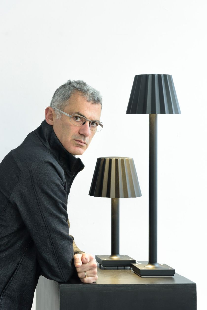 LED aluminium Floor lamp BUTLER P By Delta Light design Arik Levy