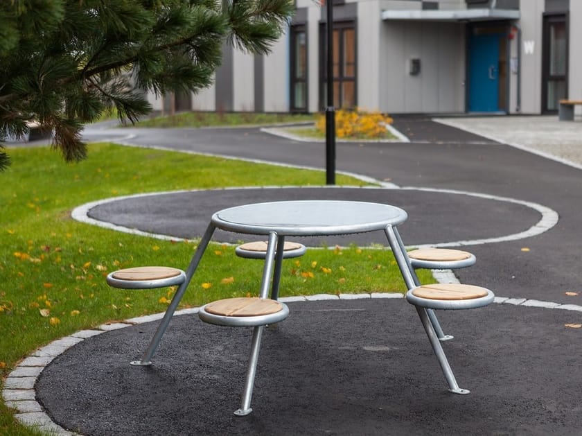 HPL Table for public areas with integrated seats BUZZ By VESTRE
