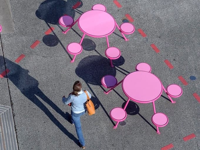 HPL Table for public areas with integrated seats BUZZ By VESTRE