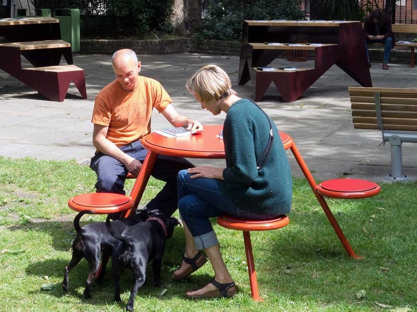 HPL Table for public areas with integrated seats BUZZ By VESTRE