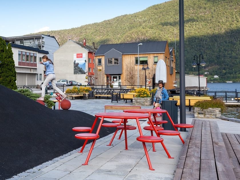 HPL Table for public areas with integrated seats BUZZ By VESTRE