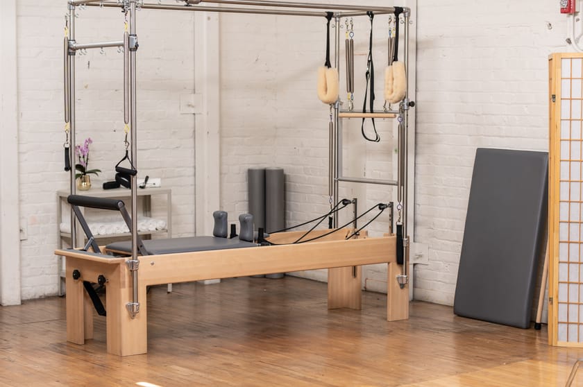 REFORMER TRAPEZE COMBINATION Pilates reformer By Balanced Body