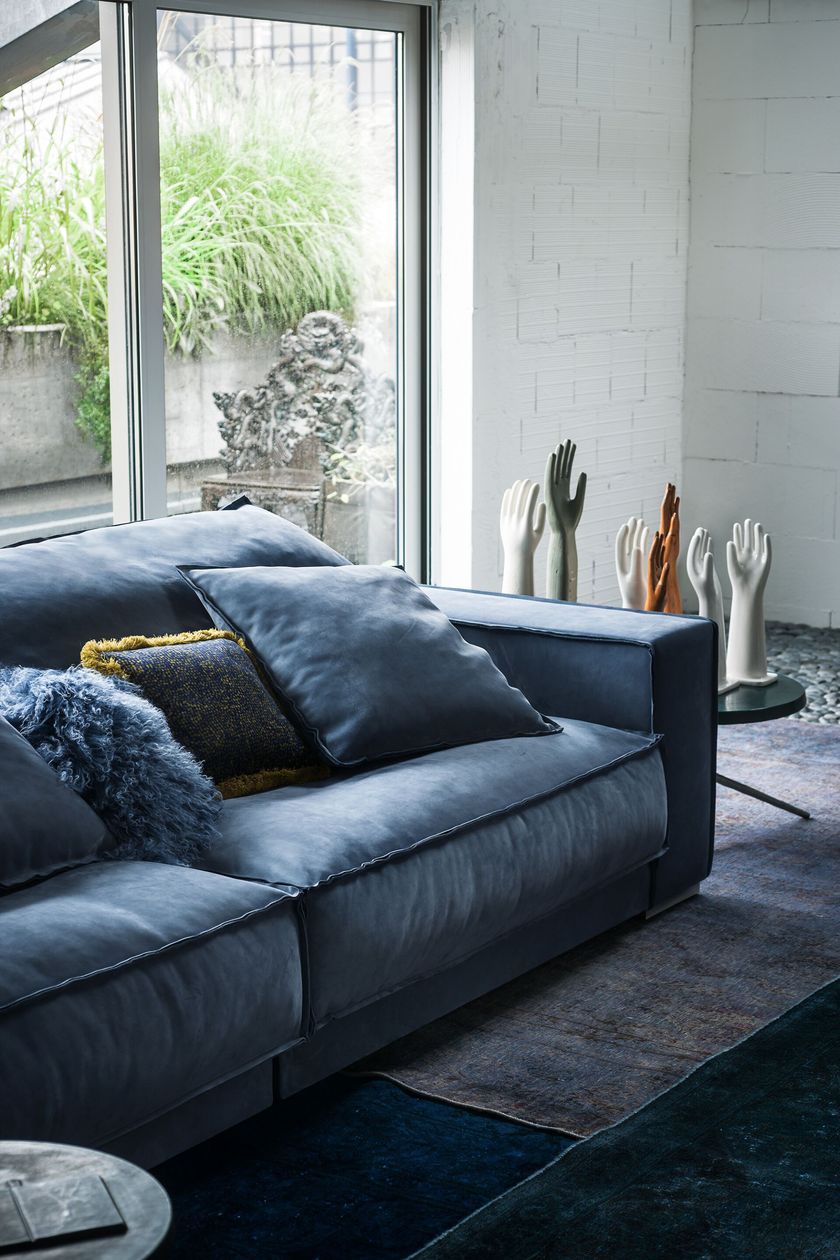 BUDAPEST SOFT Leather sofa By Baxter | design Paola Navone