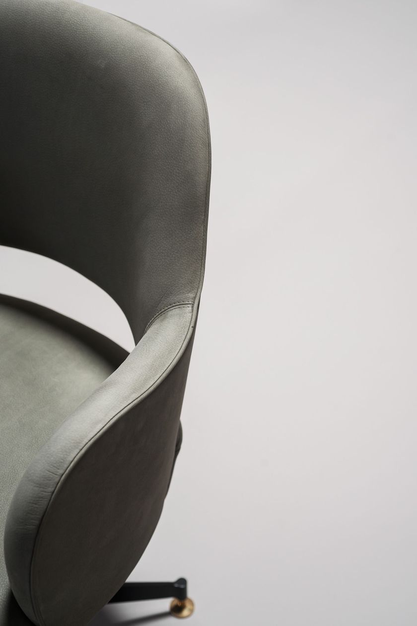 COLETTE Upholstered office chair with armrests with 4-spoke base By ...