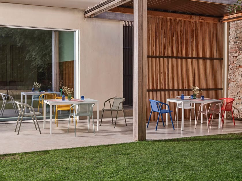 DIESIS OUTDOOR Crystal and steel garden table By Bontempi Casa